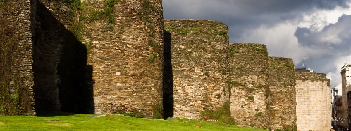 The Roman wall of Lugo, the best preserved in the world